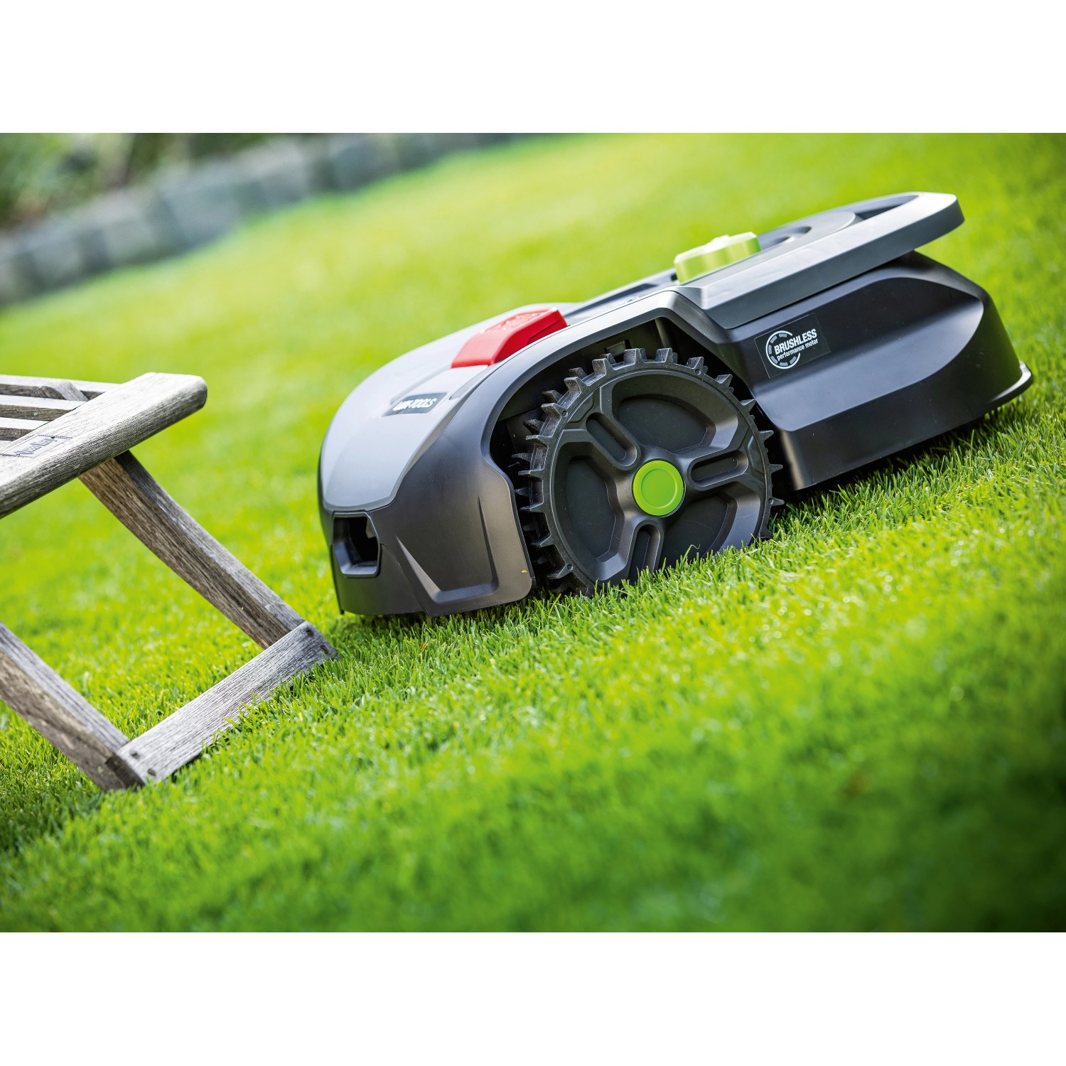 LUX-TOOLS Mähroboter A-RMR-300-24 300 m² kaufen bei OBI