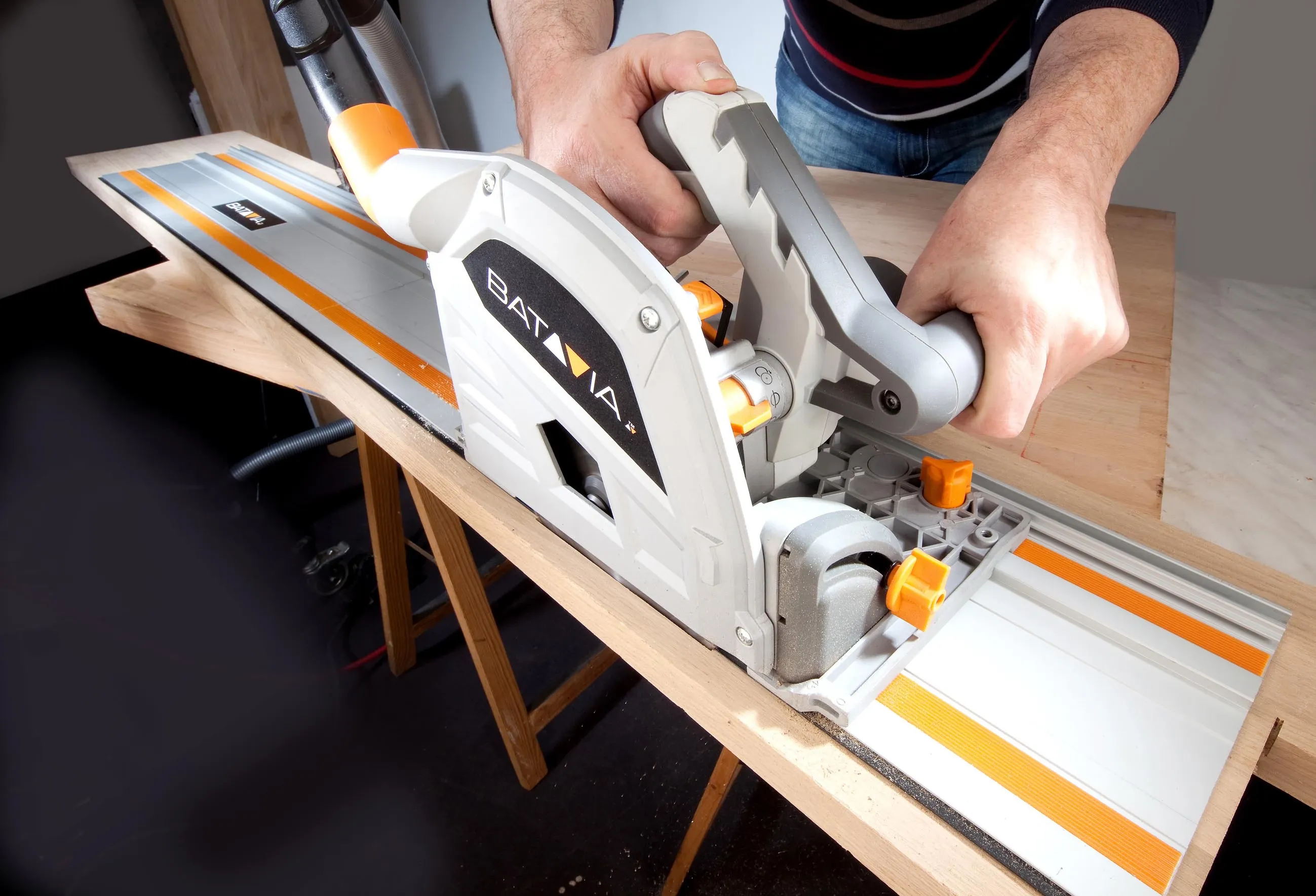 Batavia Multi-Tauchsäge T-Raxx 1.200 W kaufen bei OBI