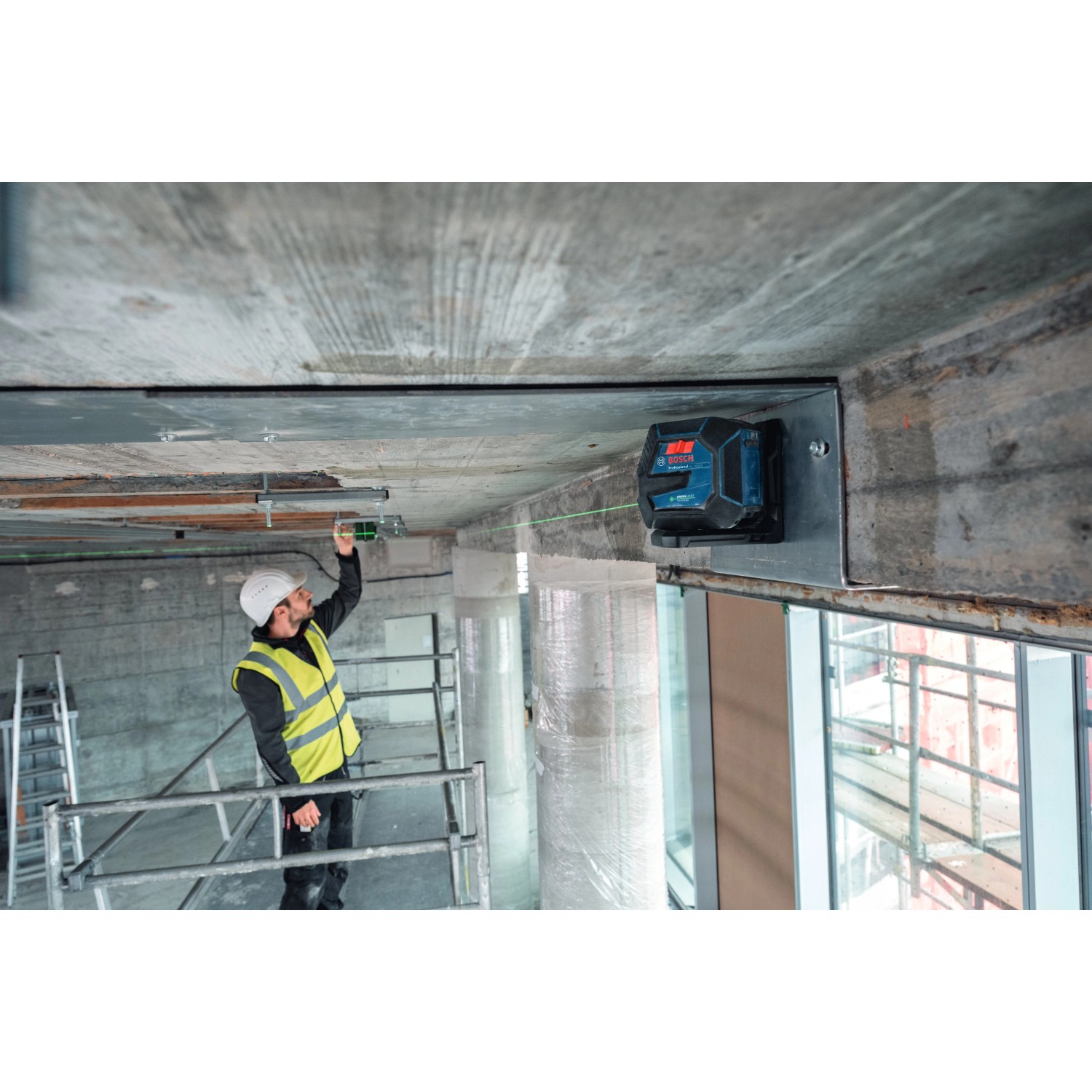 Bosch Professional Linienlaser GLL 20-22 G mit Baustativ kaufen bei OBI