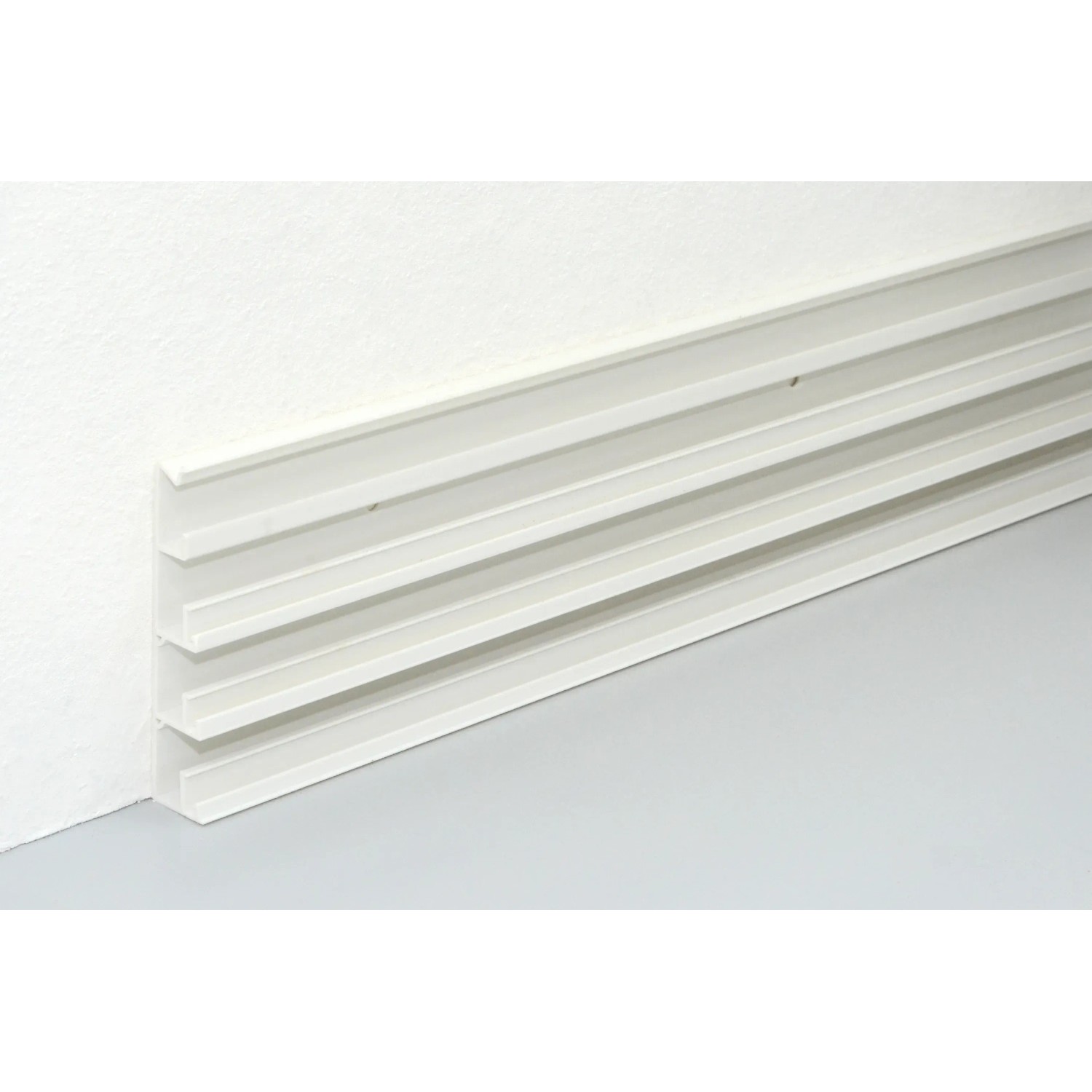 FN Neuhofer Montageschiene FN Click-Fix 17 Sockell. PVC Weiß 18x81,5x2.400mm kaufen bei OBI