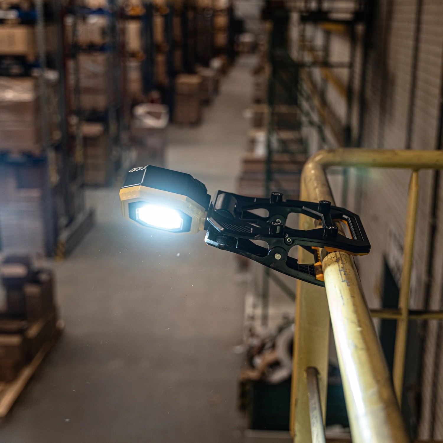 LED-Akku-Arbeitsleuchte mit Lithium-Ionen-Akku 24,42 Wh kaufen bei OBI