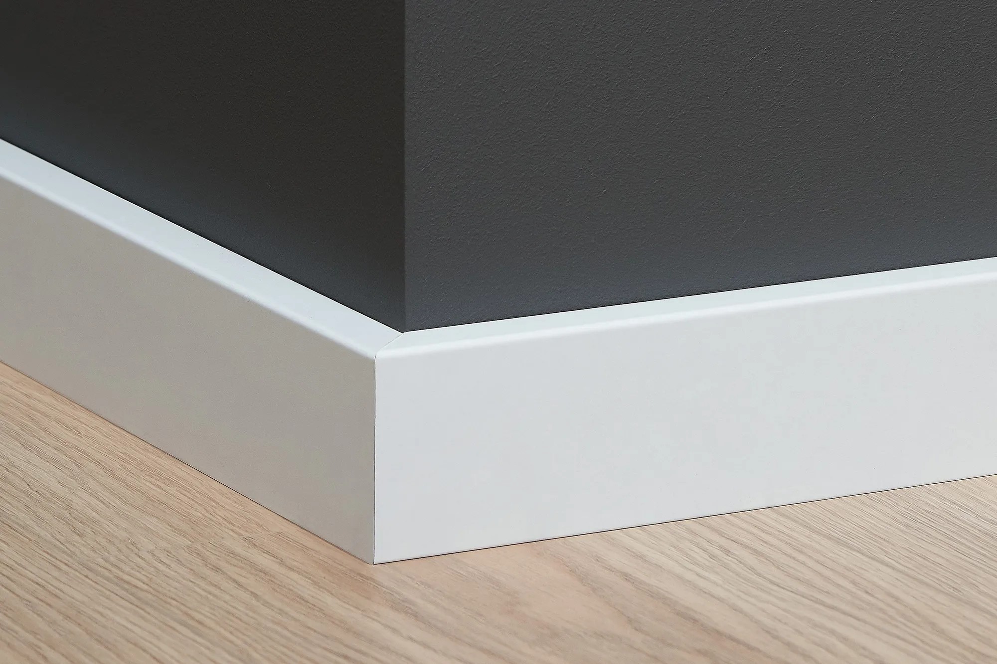 Egger Sockelleiste Kubisch Weiß 60 mm x 18 mm x 2400 mm kaufen bei OBI