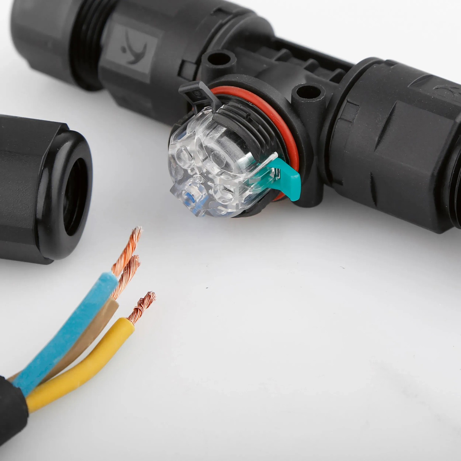 Wasserdichter Stecker 3 x 1,0-2,5 mm² IP68 kaufen bei OBI